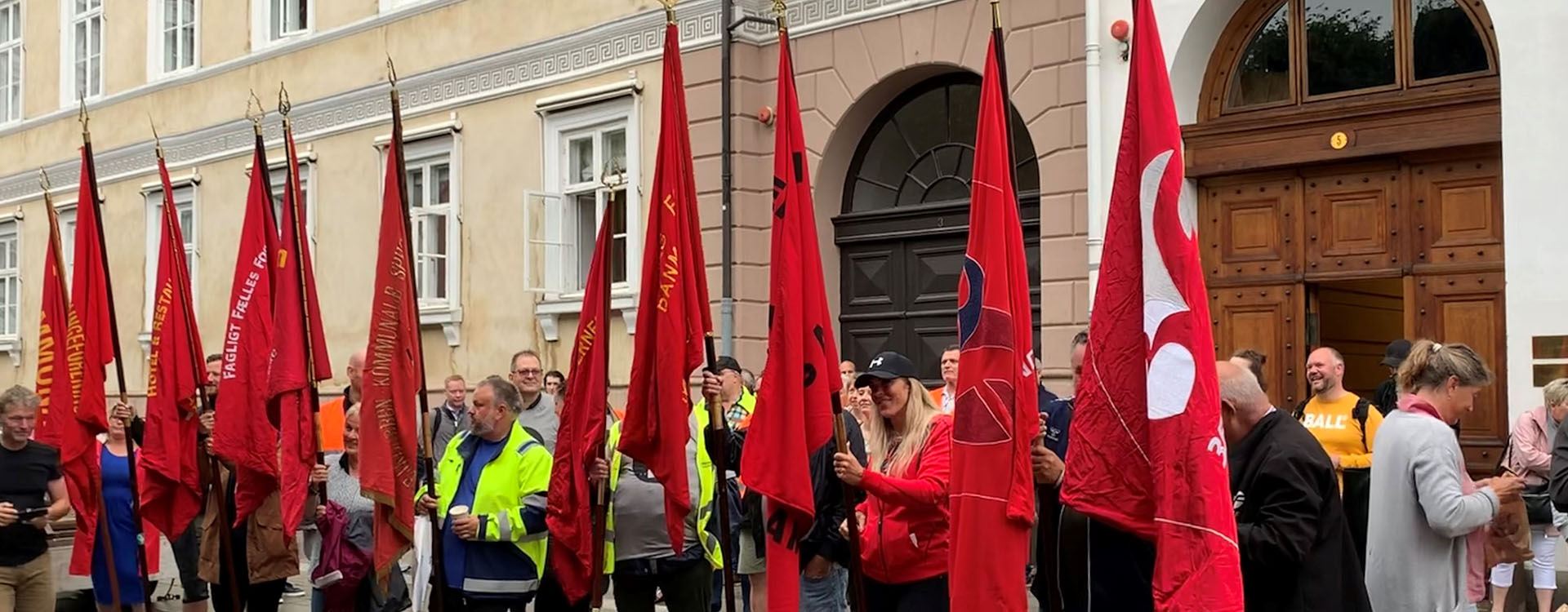 Fagbevægelsen inviterer hele Danmark til demonstration: Bevar store ...
